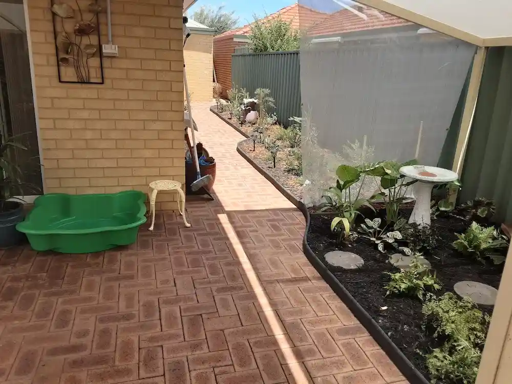 Garden Edging Ideas & Photos For Your Garden | Enviro Blocks