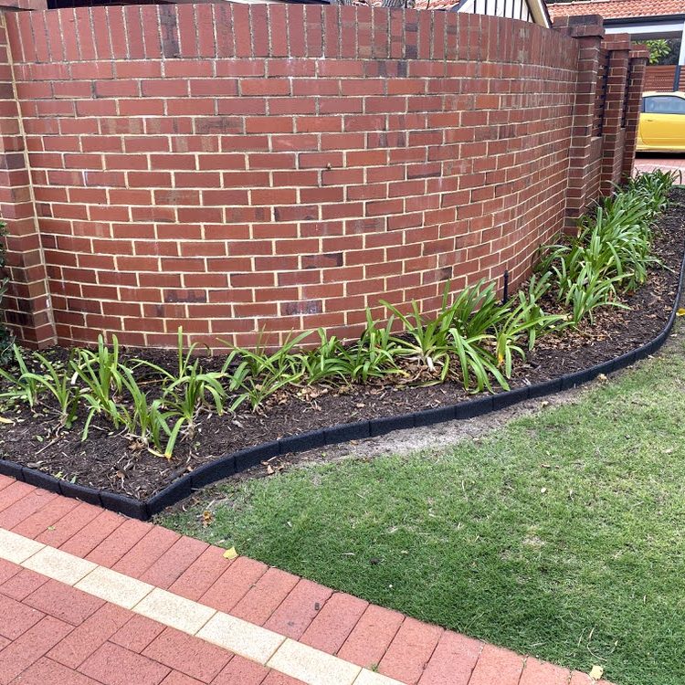 Barrier Edging by Enviro Blocks | Australia's Sustainable Garden Borders